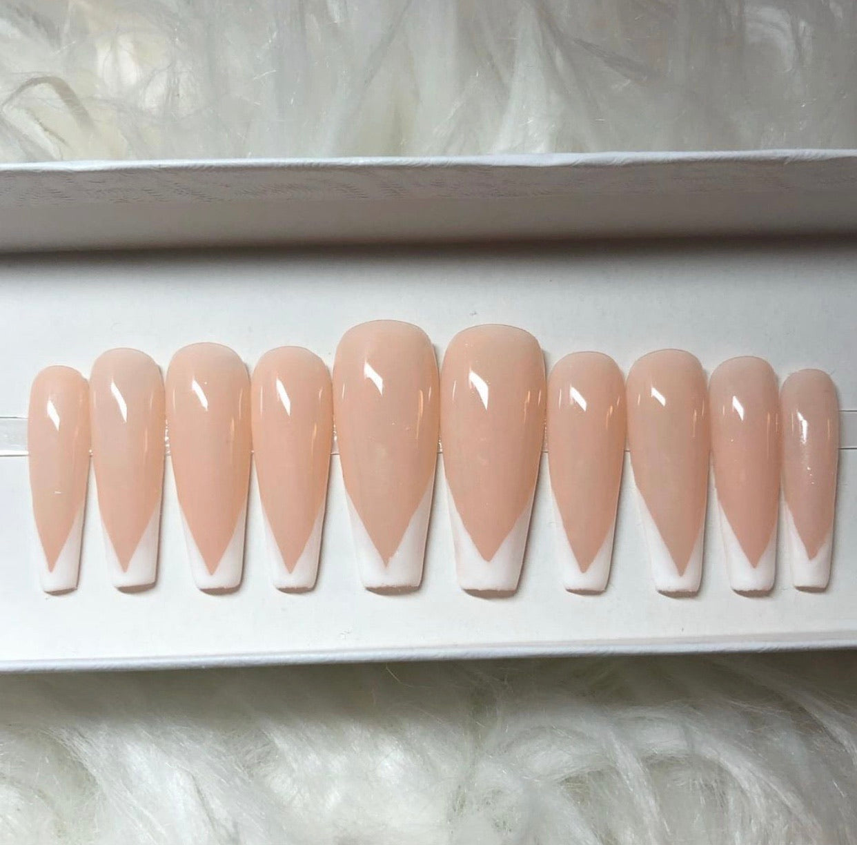 Dolce nails store
