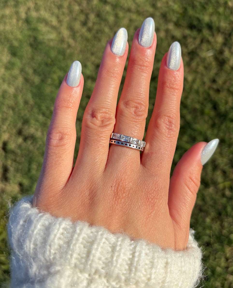 SILVER BELLS – Perfectly Pressed Nails