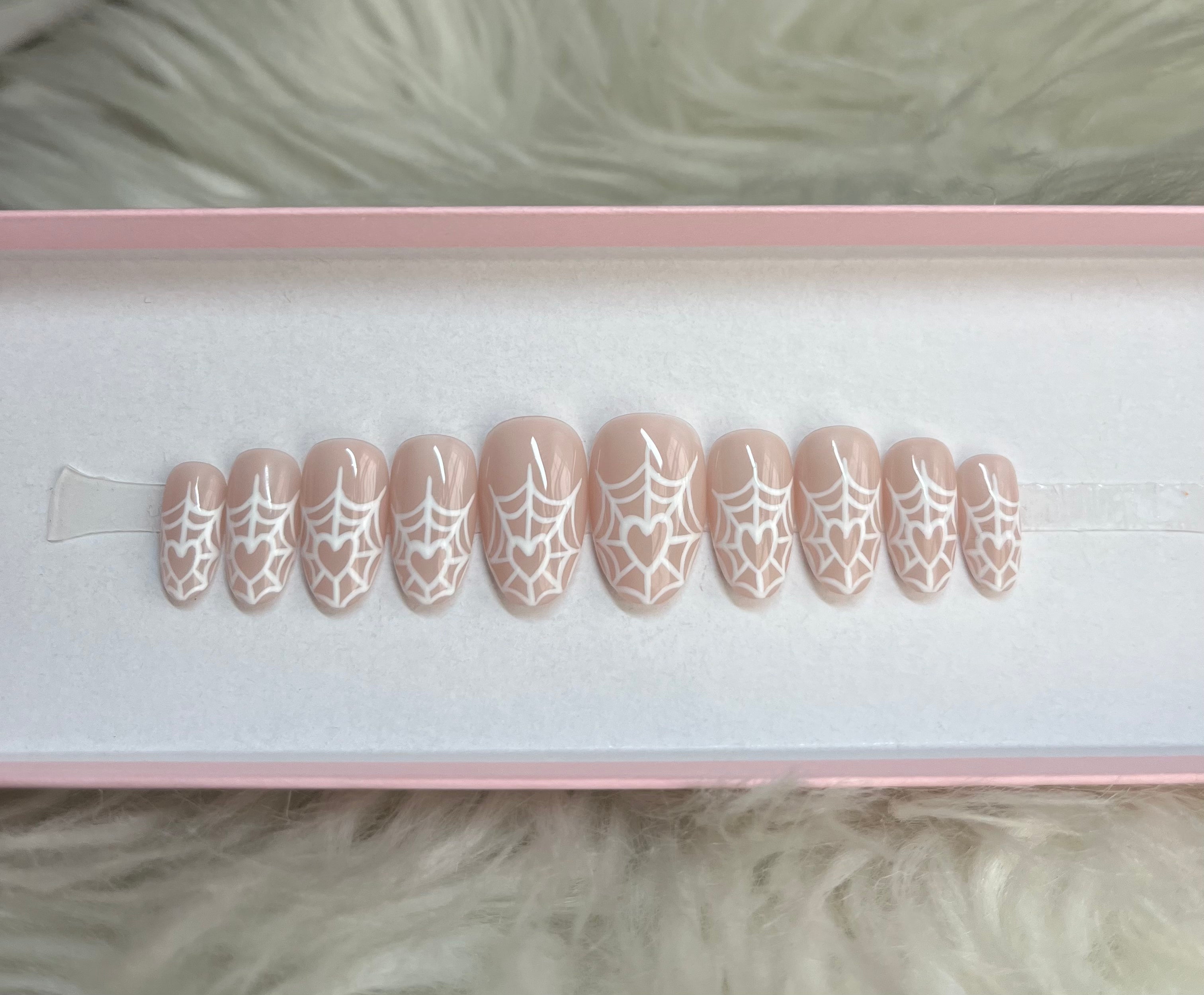 HEART WEBS* – Perfectly Pressed Nails